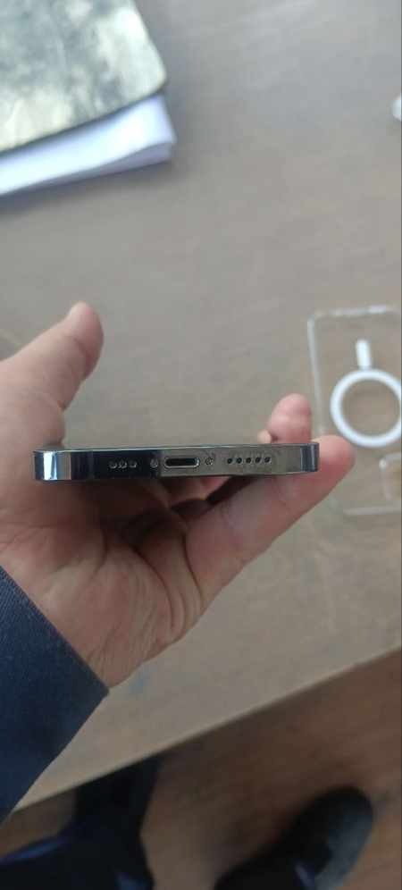 prodam iphone 12pro 128 gb karobka zaryadka vse est