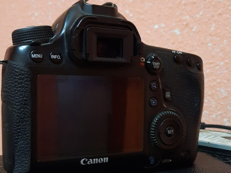CANON 6D tiniq xolatda