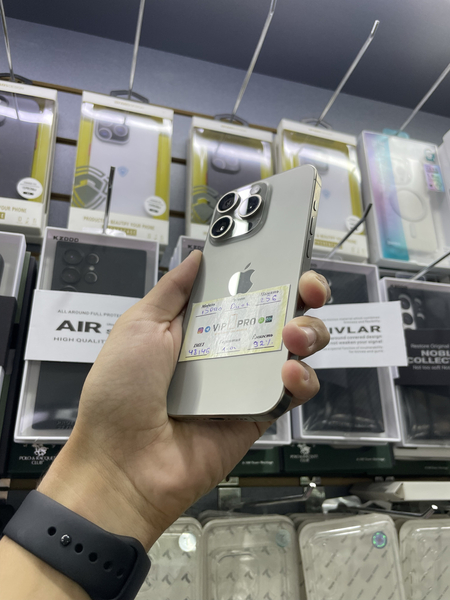 Iphone 15 pro 256 Gb 92% natural titan