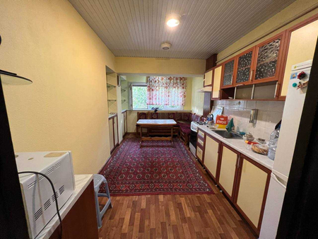 Продаётся 4 комнатная квартира на ЦУМ метро Космонавт