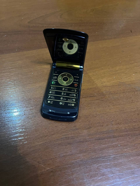 Продаётся Motorola razer Перфектум Цифровой .