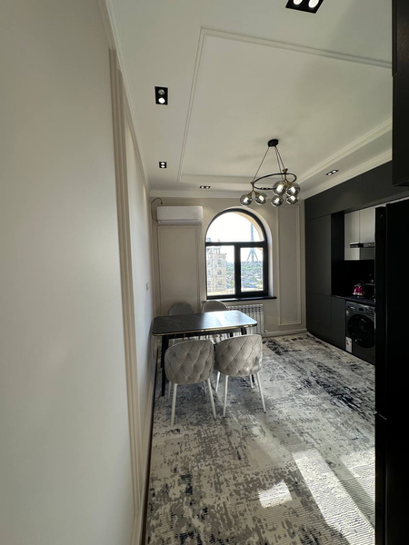 Сдаётся шикарная квартира в Жк Smart House!!! 3-ком на Бадамзаре!!!