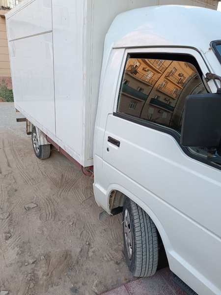 Tayota hiace sotiladi
