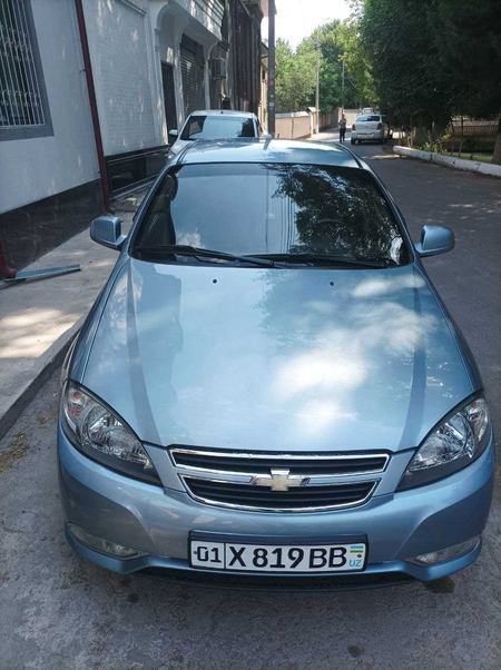 Продаётся автомобиль Lacetti Gentra