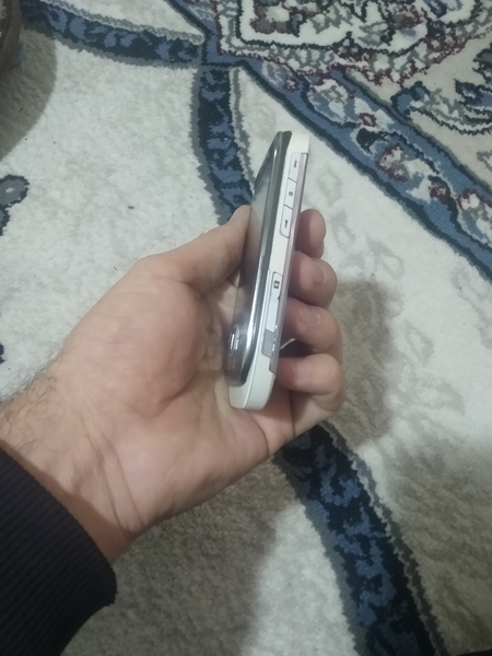 Nokia E66 sotladi uz imeya otkan