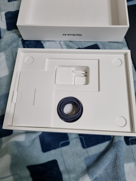 Macbook Air M2 midnight blue 13 dyum (Ram 8GB/SSD 512GB) full box deya