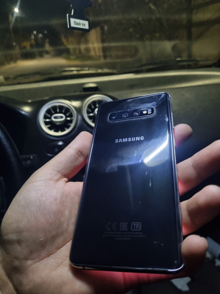 Samsung s10 plus hama joyi ishlidi