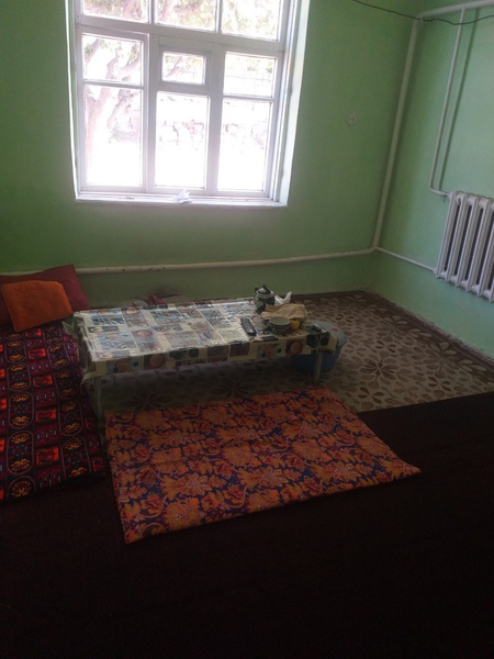 Uy hovli sotiladi