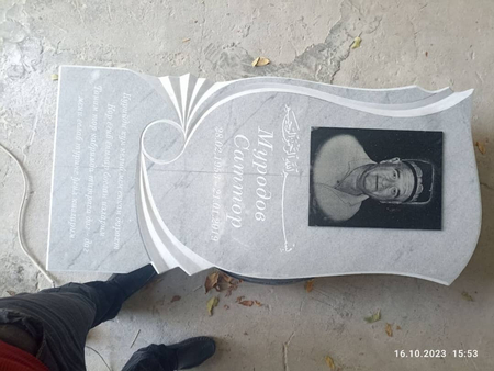 Памятники из гранита и  мрамора