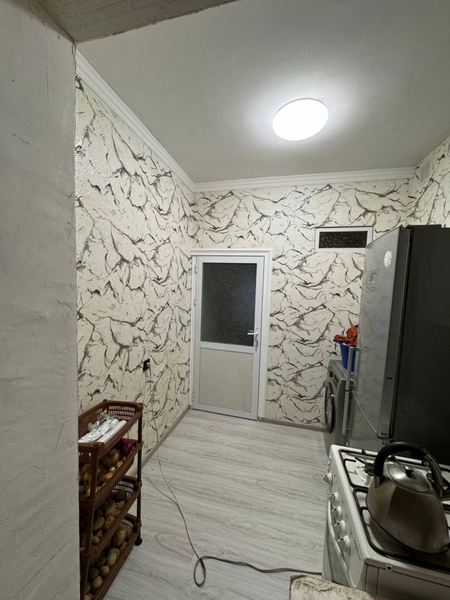 Qoraqamich 2/5 4/3/4 balkon 2/6 srochno sotiladi