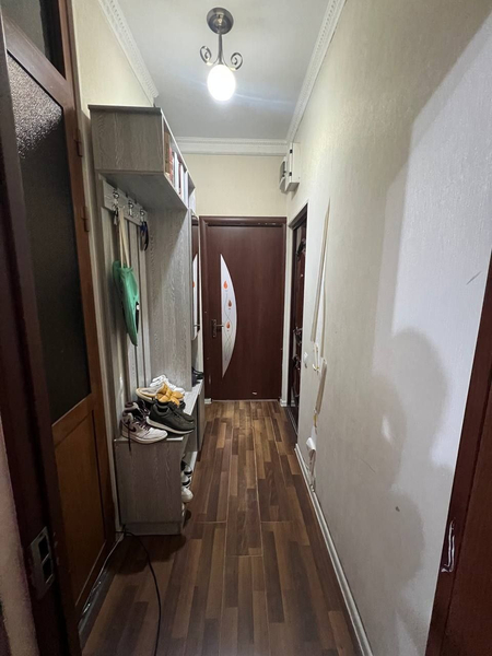Чиланзар 8 2/3/4 срочно продается квартира Разделка