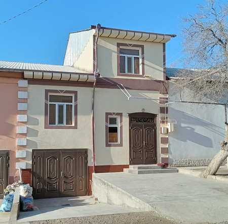 Урганч чакка урганч ситий йонда 2 каватли уй сотилади