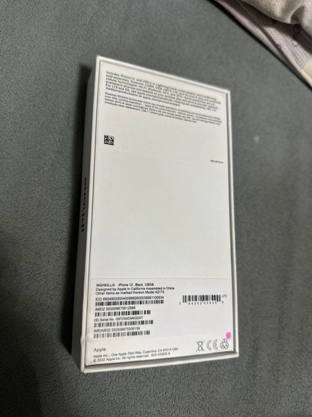 Iphone 12 128 gb LL/A yaxshi holatda karobka dqkument