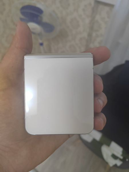 Galaxy Z Flip5 sotiladi