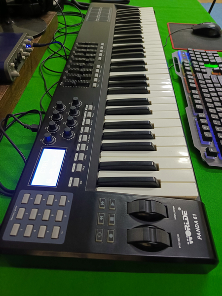 MIDI klaviatura Kontroller World Panda 61c MIDI клавиш контроллер