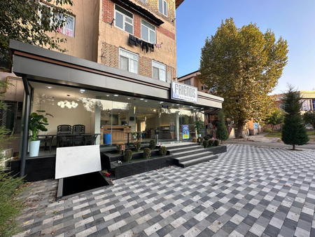 Вдол дороги!Аренда под:Магазин,Кафе,Офис,Show-room и т.д. 65кв.м