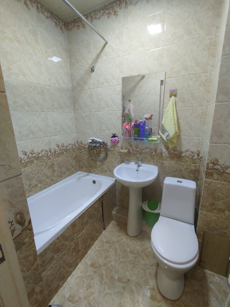Sroʻchna Yunusobod 17 da 1 xona 2 xona qilingan uy ijaraga beriladi