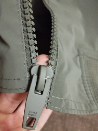 Абсолютно новая ветровка от Zara