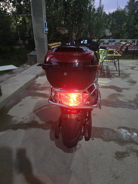Tesla skuter armada motors