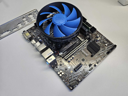 ПРОДАМ Готовый Комплект: Core™ i5-10400/H410M-PRO/8GB/256GB NVMeSSD.