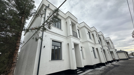Продаются Таунхасы на Циолковского 4 шт 1,5 сот 5 ком