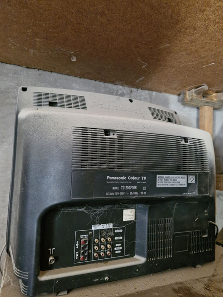 JVC va Panasonic tilivizorlari sotiladi