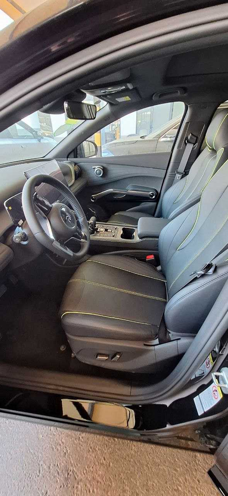 Тайор notariusga BYD Yuan plus Qora rang 2024 yil