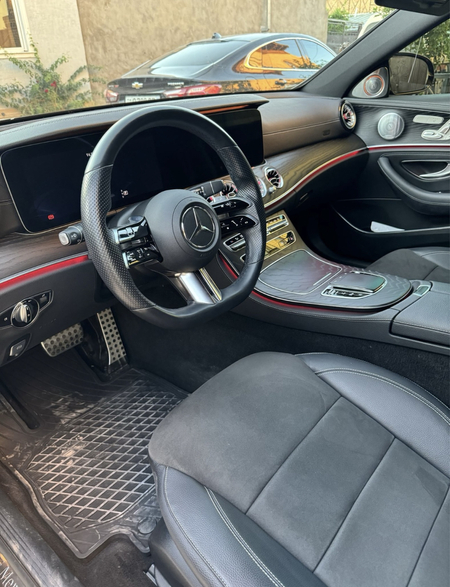 Mercedes Bens 213