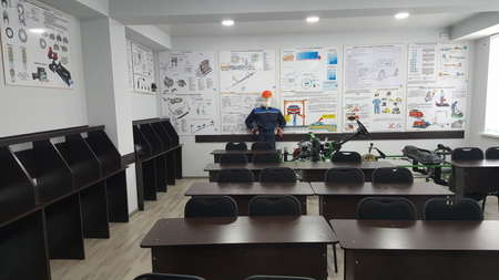 Авторенажеры, плакаты, стенды для автошкол.