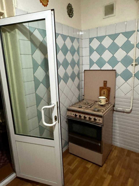 Новомосковская 3/3/4 кирпич, площадь 67м2, балкон 2х6, Стоматология