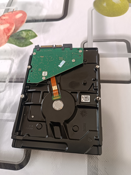 Seagate Baracuda HDD 2TB Sotiladi