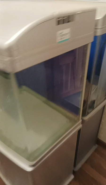 Akvarium sotiladi zavod xitoy xolati ideal 1 metr uzunligi soni 2 ta