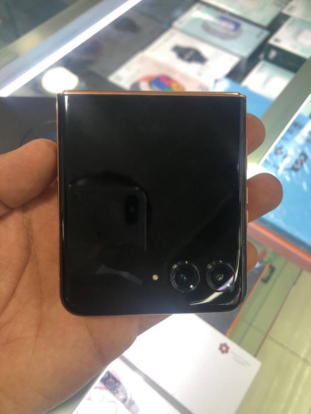 Motorola Razr+ 2024 новый