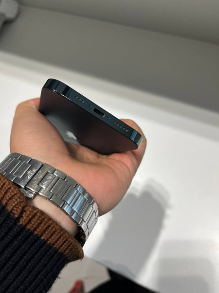 Iphone 12 pro blue