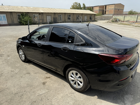 Автомобиль Onix LTZ