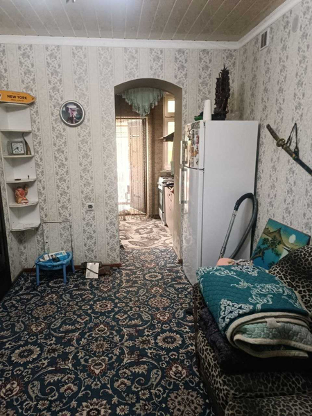 Продается СВОЯ 1 в 3 1/1/2 а Янгибазаре