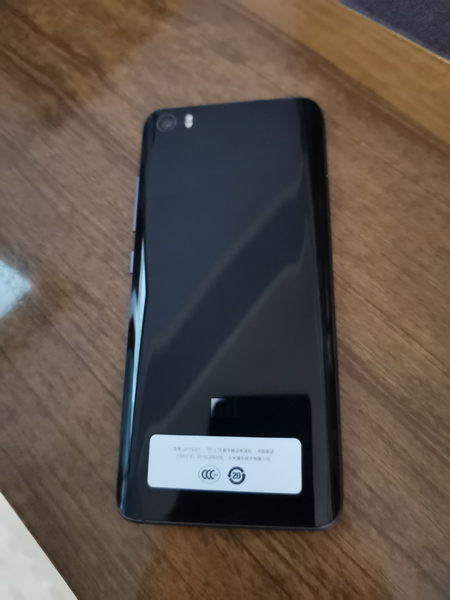 Смартфон Xiaomi Mi 5