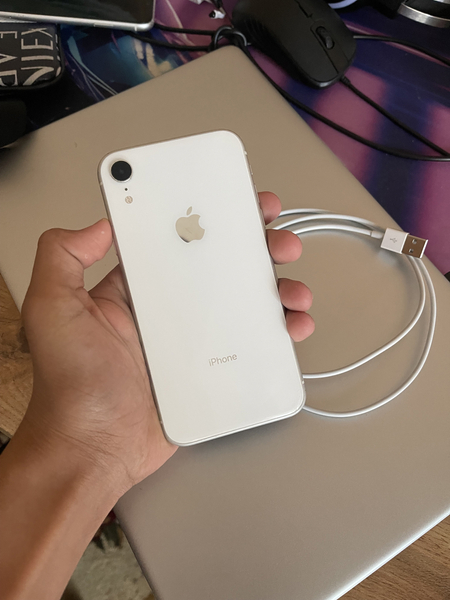 iPhone Xr sotiladi
