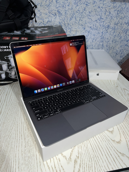 Macbook Air M1 8/256gb