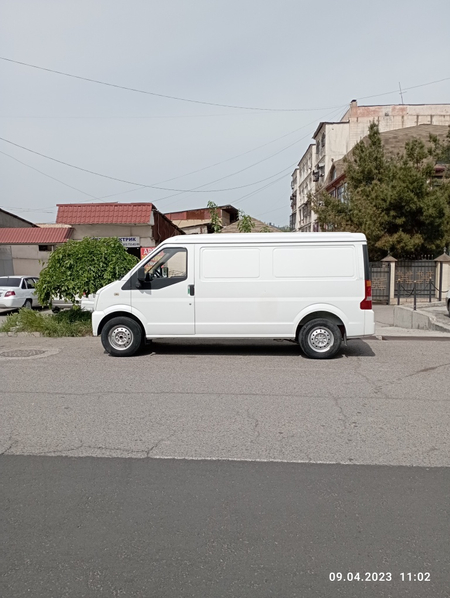 Донг Фенг Фургон