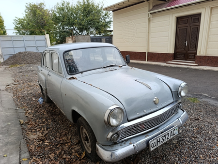 Maskvich 407 Benzin...