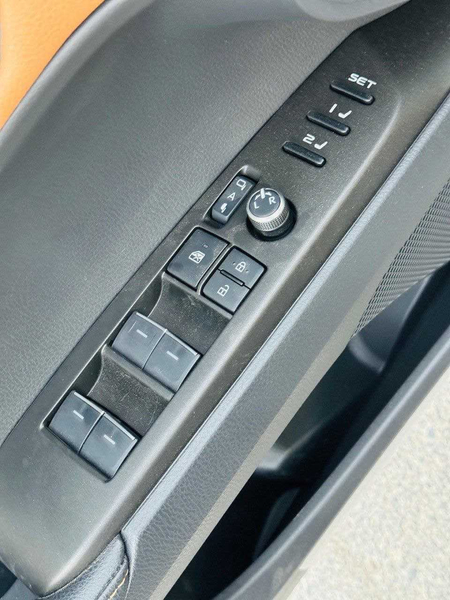 Toyota Camry hybrid 80 2024 год