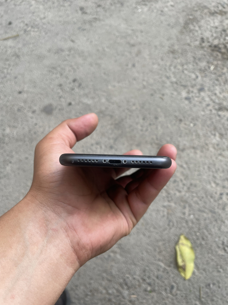 Iphone 11 sotiladi