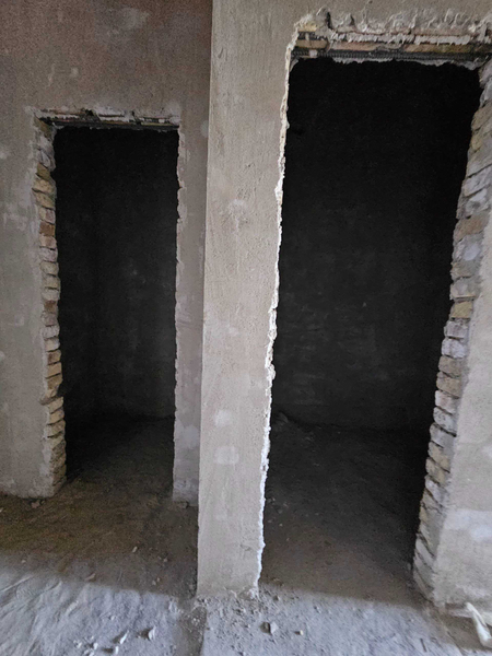3 xonali 100m² 5-qavat sotiladi.