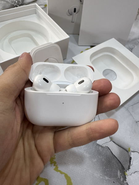 Продам Apple Airpods pro 2gen type c original состояние как на фото