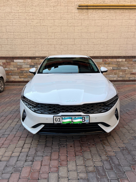Kia K5 Luxe 2023г 10000км