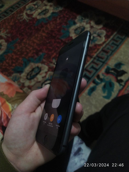 Iphone 8 plus xolati radnoy
