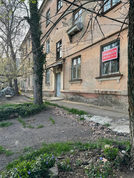 Srochno Yangiobod Turbaza (Angren) da 1 xonala uy 41 m2 sotiladi