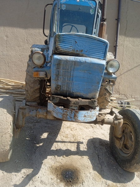 28 traktor 1994 yil