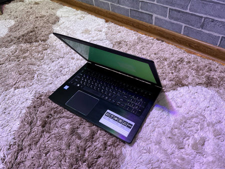 Ноутбук Acer Aspire E5. i3-6006U, DDR4 8GB, SSD 128GB, HDD 1TB